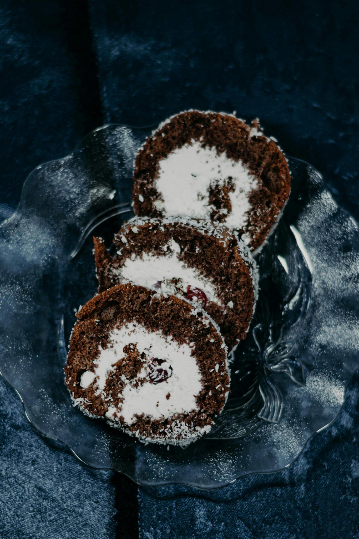 Rouleau Génoise Chocolat au Lait Concentré et Amandes Croustillantes ...